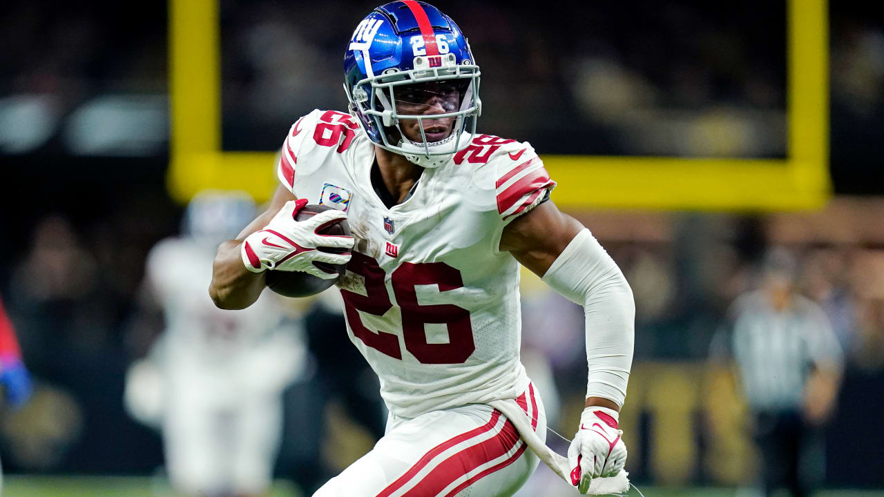 Giants Rb Saquon Barkley Active Against Buccaneers