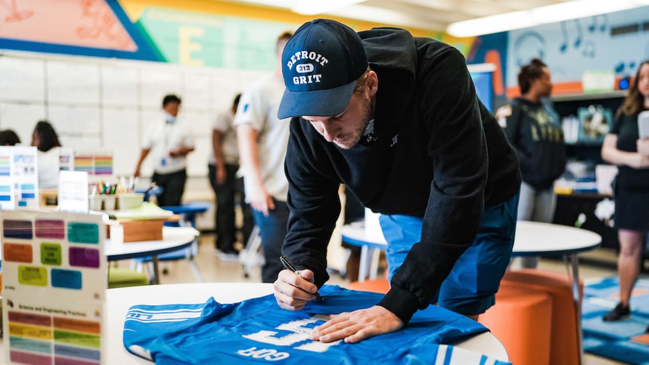 2022 Walter Payton Man of the Year Nominee: Quarterback Jared Goff ... 2022 Walter Payton Man of the Year Nominee: Quarterback Jared Goff ...