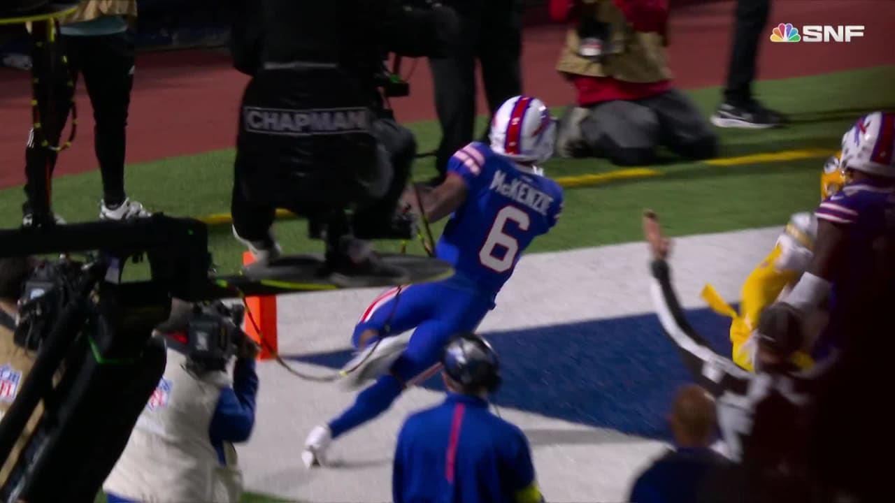 Buffalo Bills wide receiver Isaiah McKenzie takes a fly sweep for a 7 ...