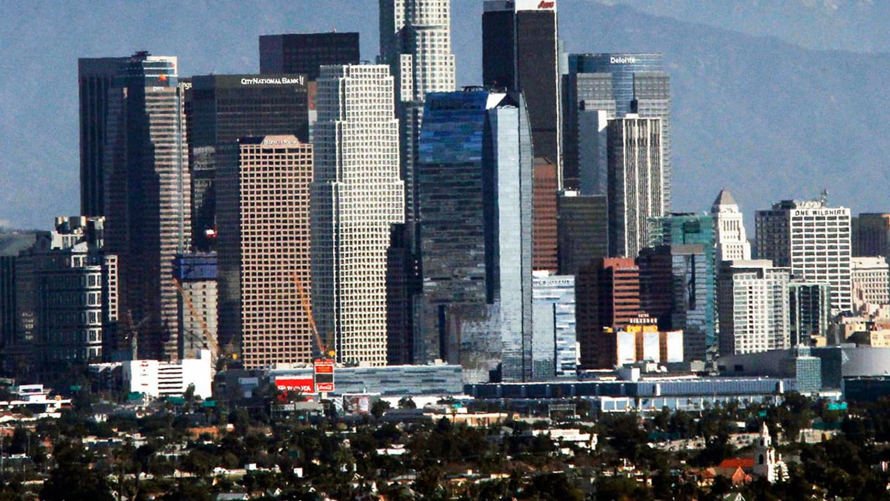 Los Angeles emerges as Super Bowl contender in 2020