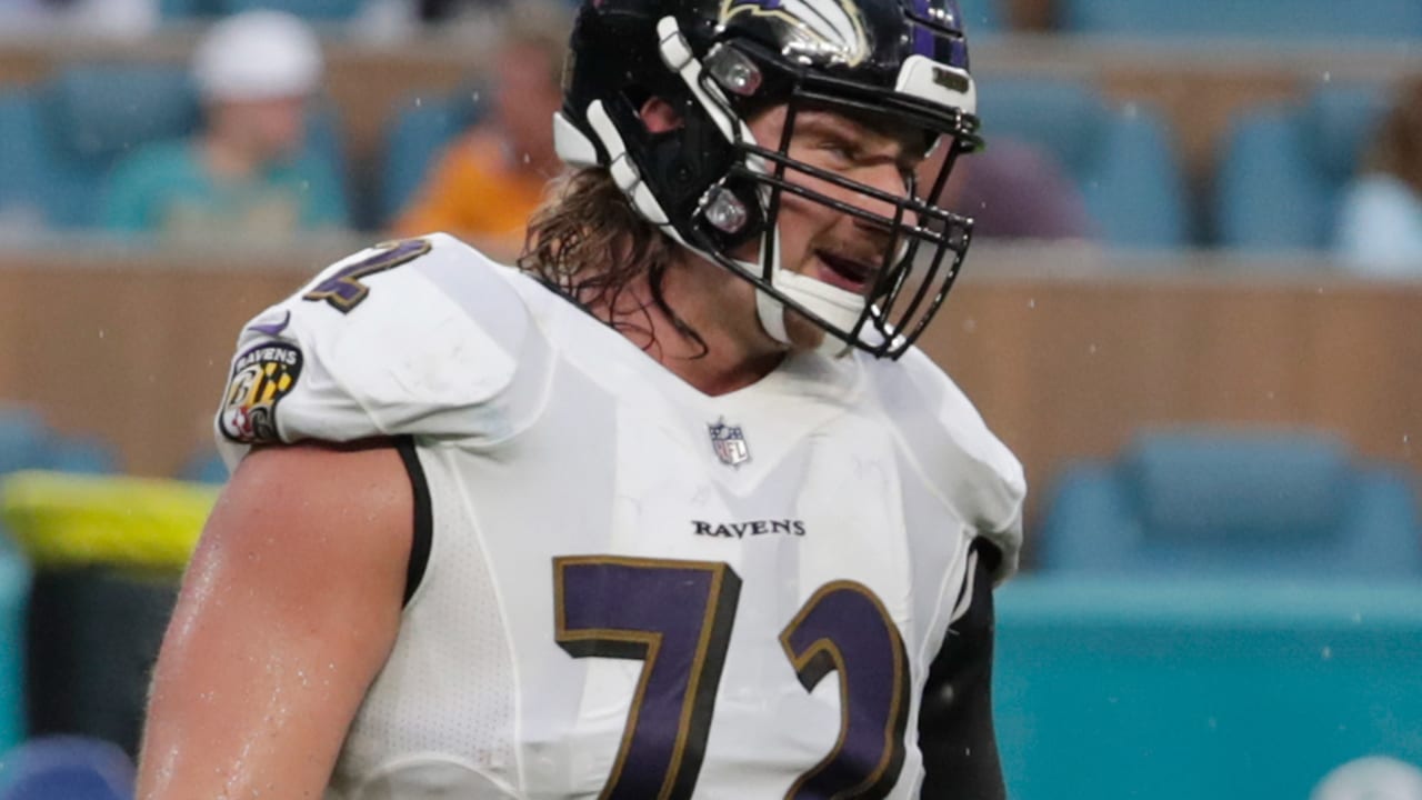 Ravens' Alex Lewis (neck) doing well after injury scare