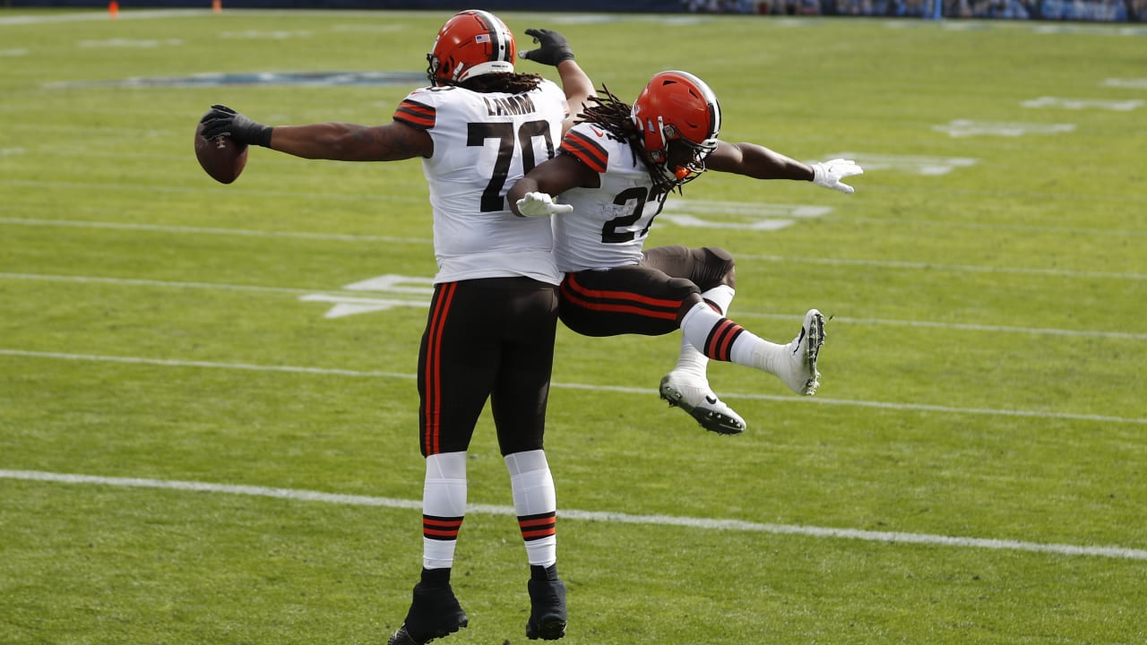 Big-man TD! Cleveland Browns quarterback Baker Mayfield lobs it to 310 ...