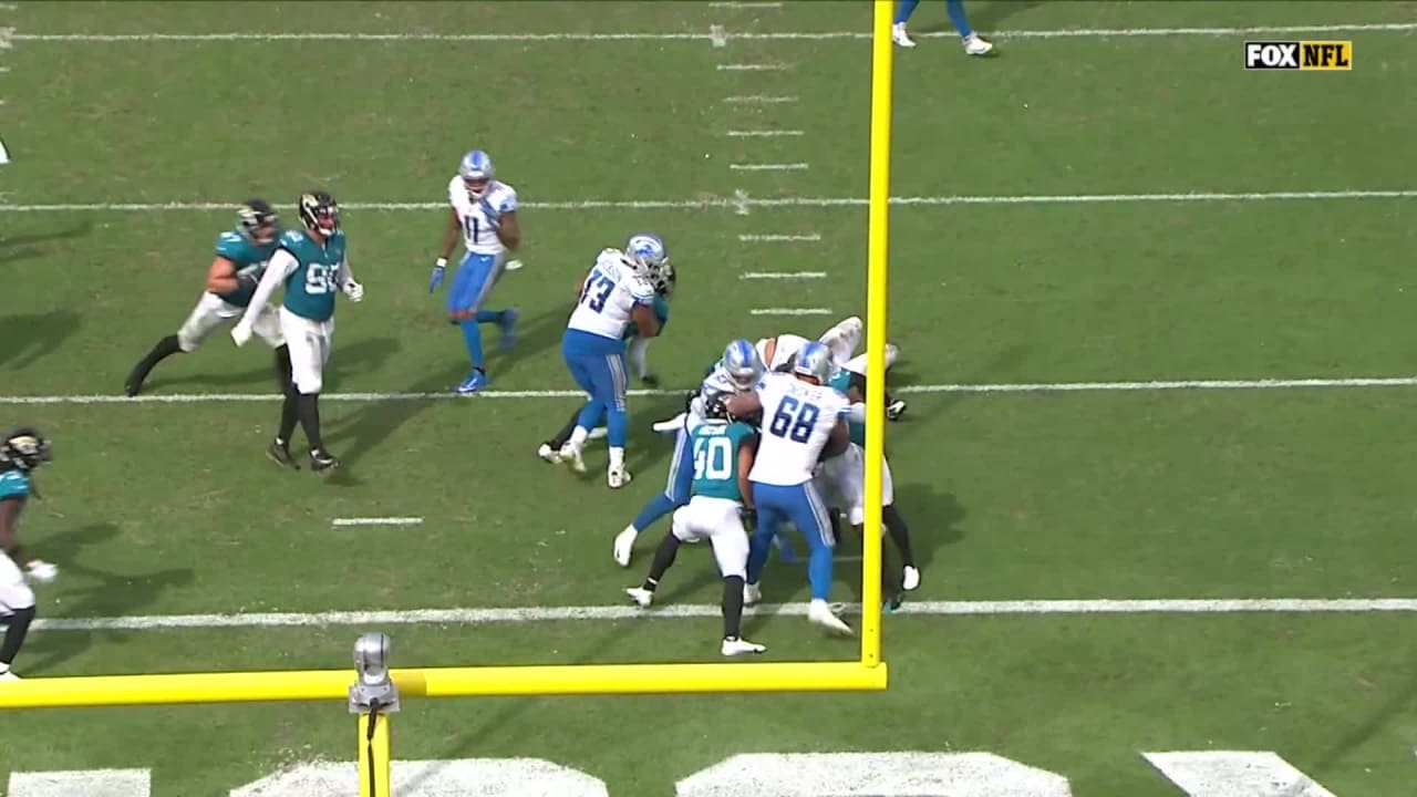 Detroit Lions running back D'Andre Swift plunges through for strong ...