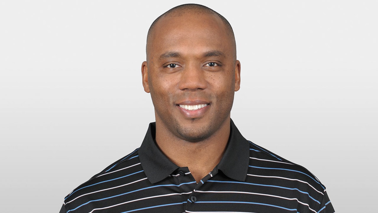 Giants interview Louis Riddick for general manager job