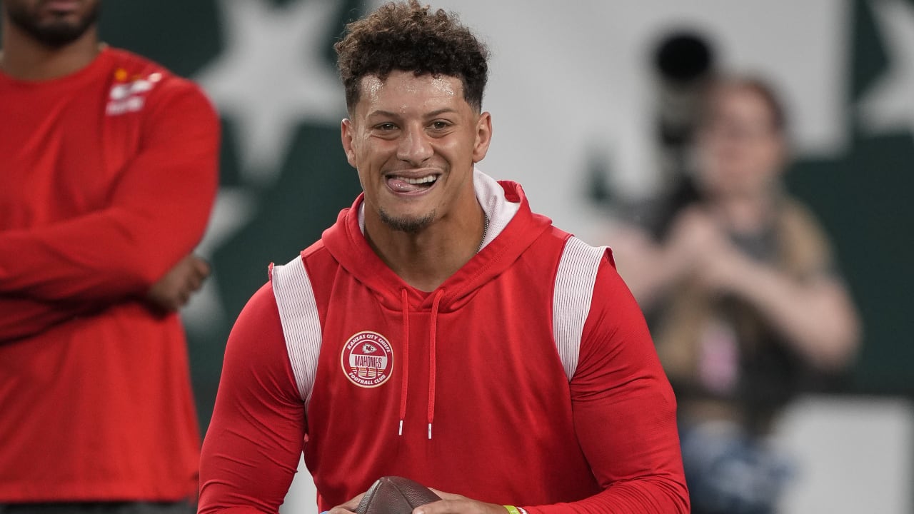 Chiefs QB Patrick Mahomes, wife Brittany and 15 and Mahomies Foundation ...