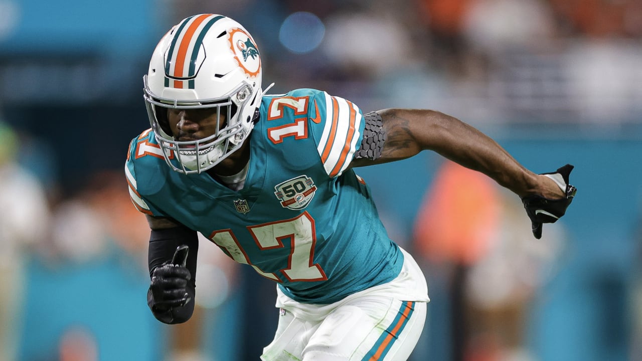 Miami Dolphins wide receiver Jaylen Waddle has space to run on a 20 ...