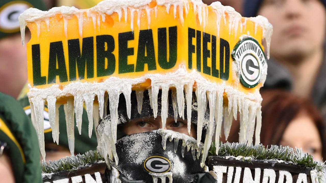 Packers to offer free hot drinks during freezing game