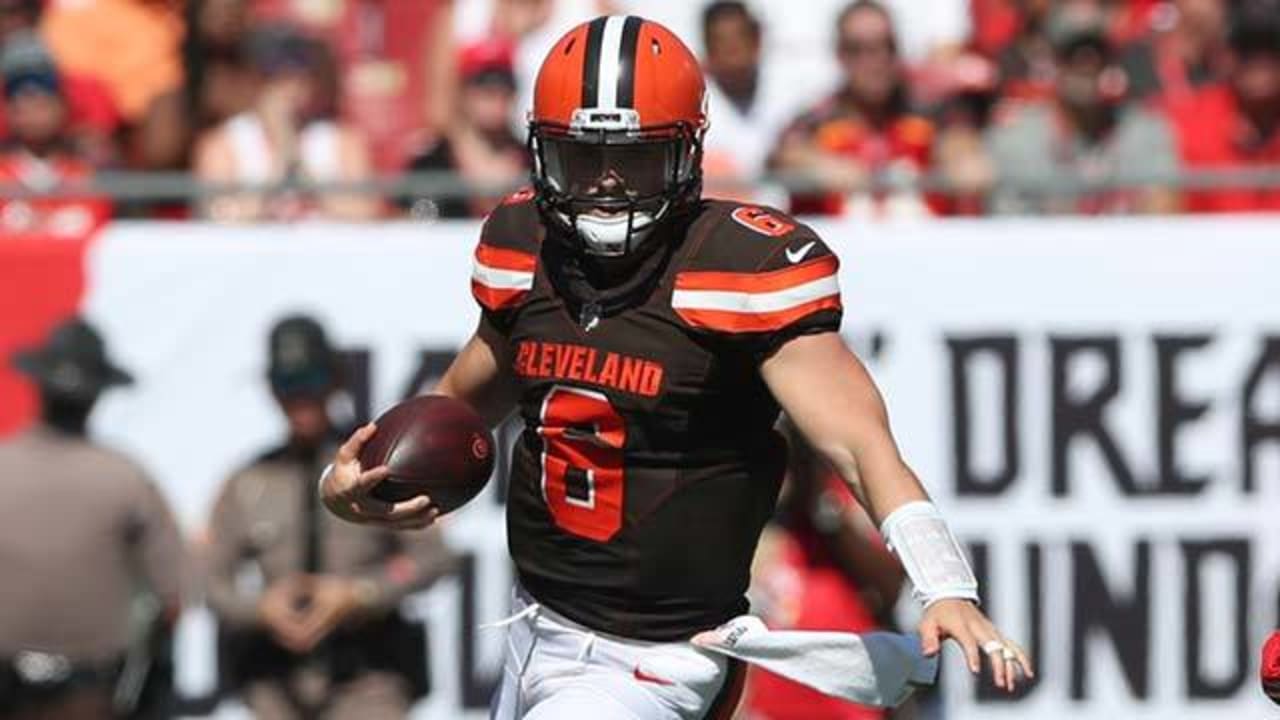 Baker shows elite escape skills on scramble throw