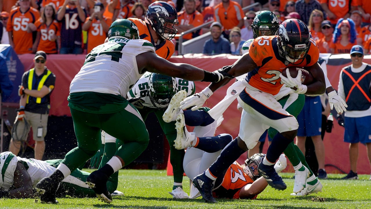 Denver Broncos running back Melvin Gordon uses blockers to perfection ...