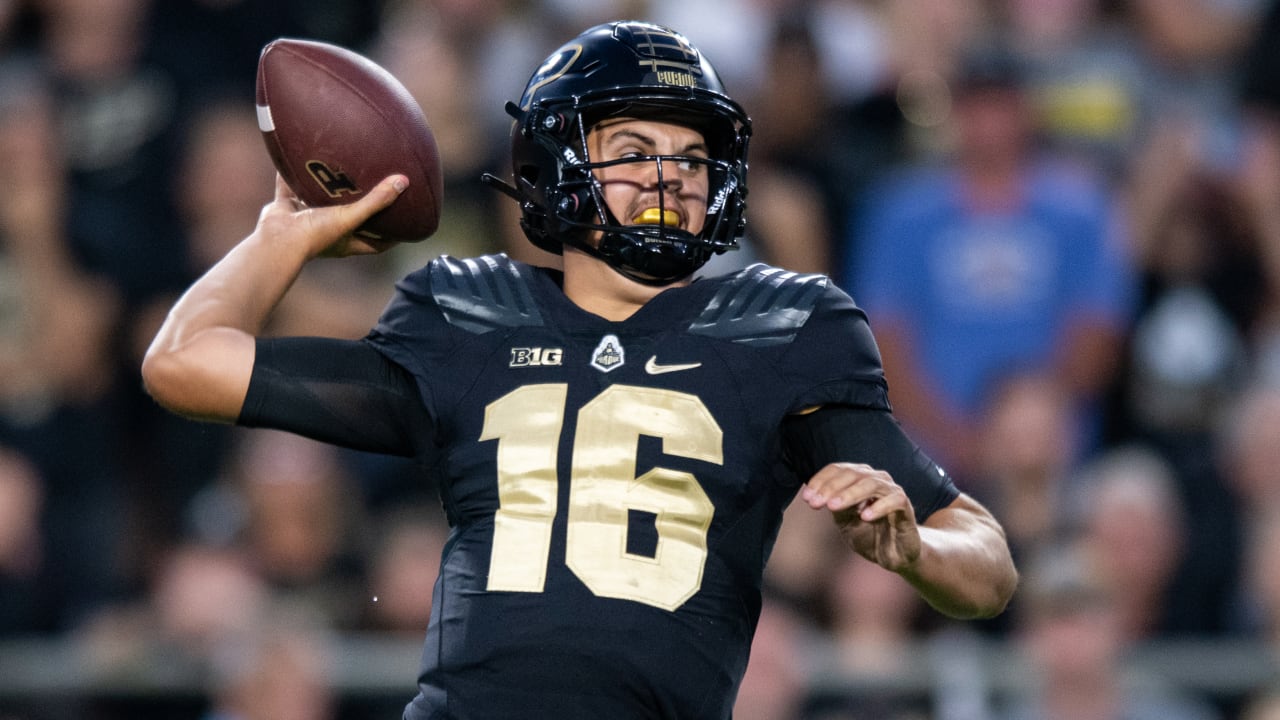 Four Round 2023 Nfl Mock Draft 2 0 Lions Select Only Qb Of Round 3