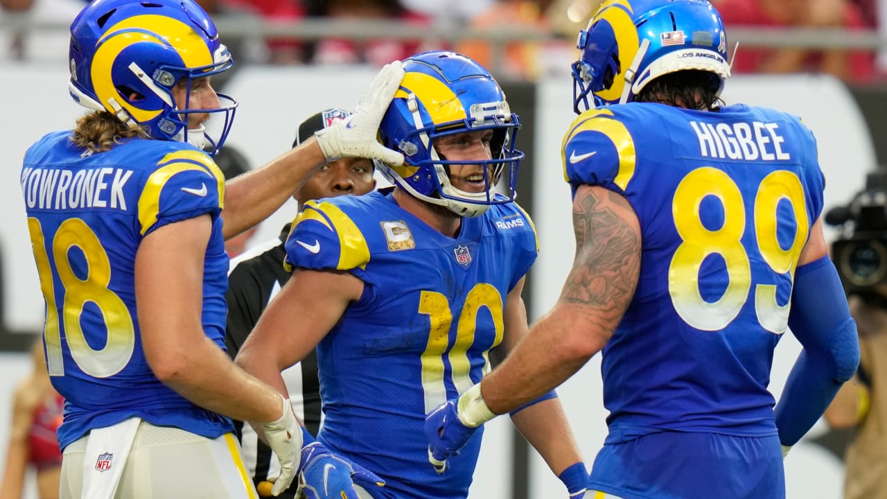 Can't-Miss Play: Los Angeles Rams quarterback Matthew Stafford dots ...