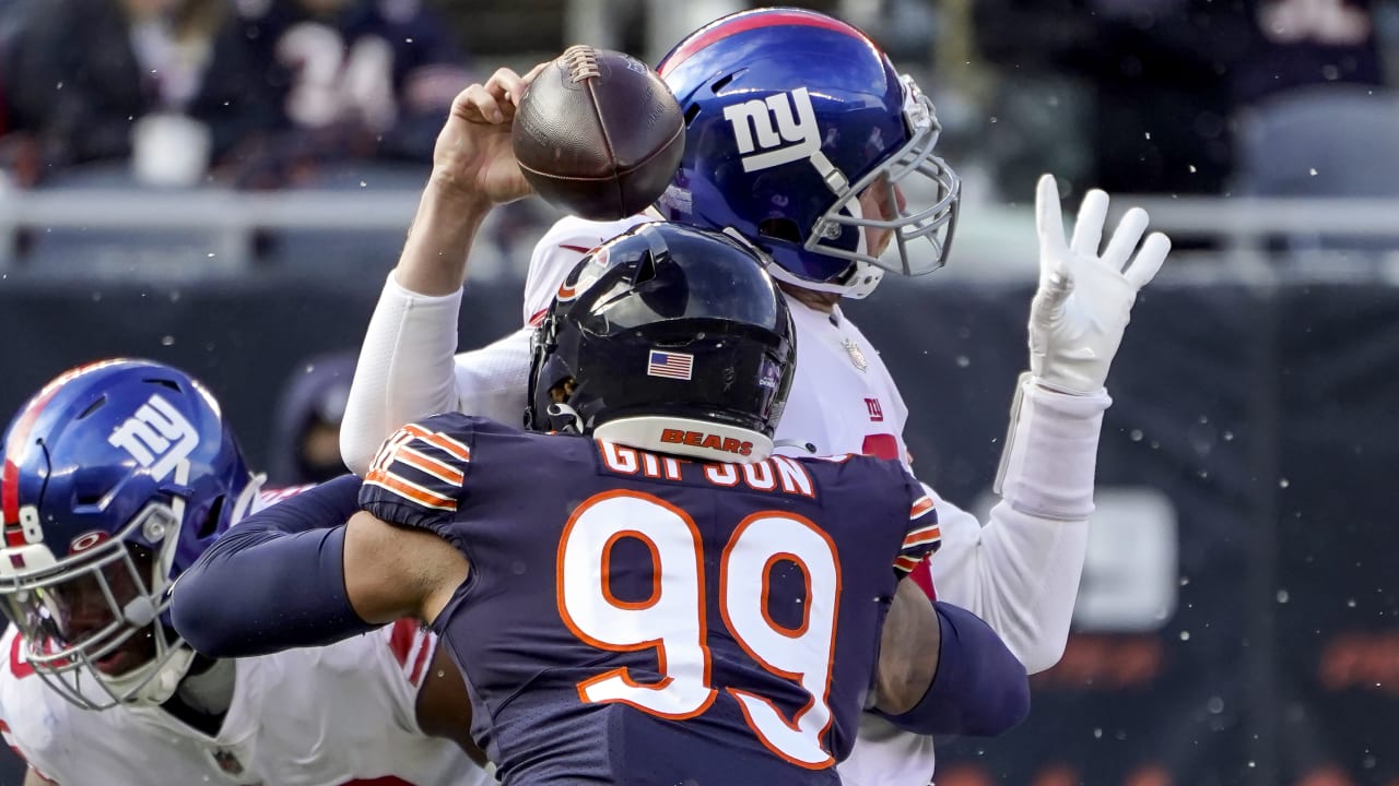 Chicago Bears linebacker Trevis Gipson strips Mike Glennon for Bears ...