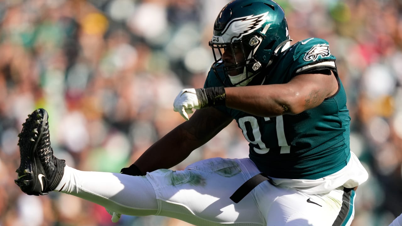 Philadelphia Eagles defensive lineman Javon Hargrave uses karate-kick ...