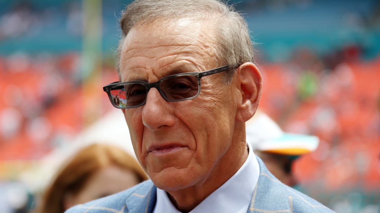 Ross: My comments on players standing were 'misconstrued'