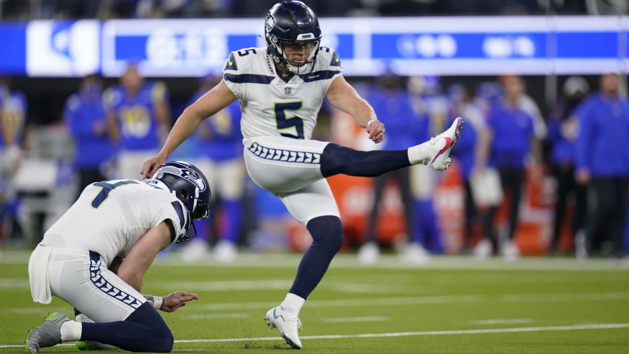 Seattle Seahawks kicker Jason Myers' 39-yard field goal ties game at 3 ...
