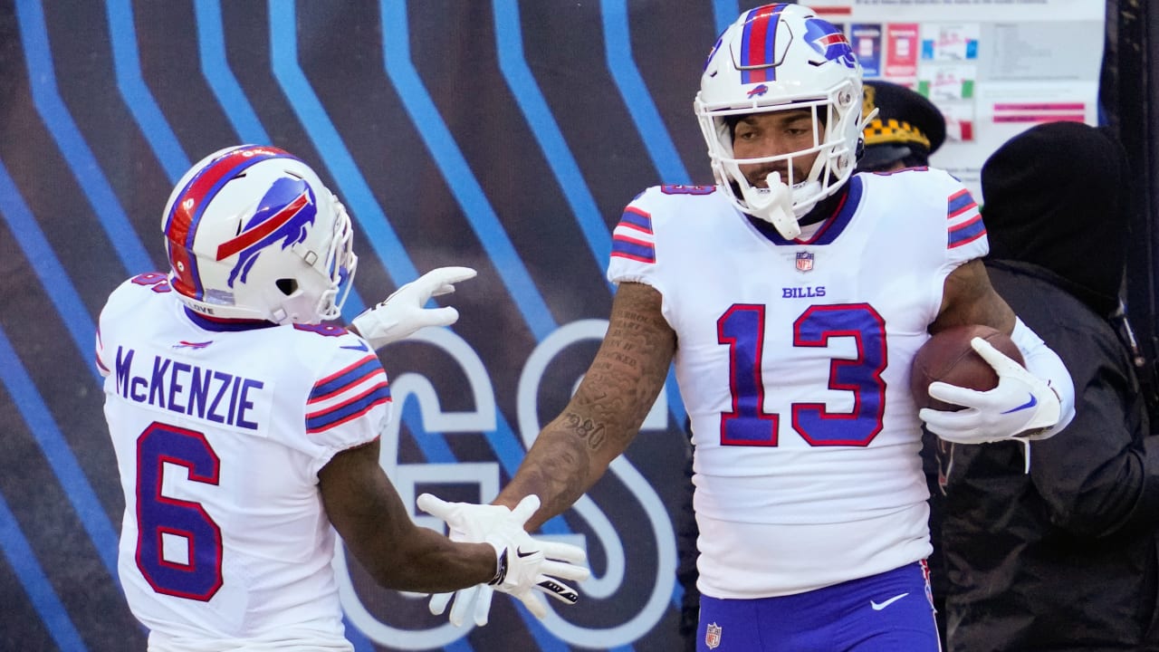 Buffalo Bills quarterback Josh Allen, wide receiver Gabe Davis counter Chicago Bears' first ...