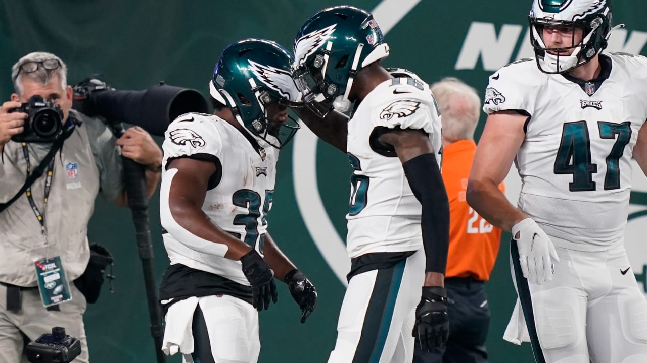 Can't-Miss Play: Great Scott! RB completely shakes DB for 49-yard TD