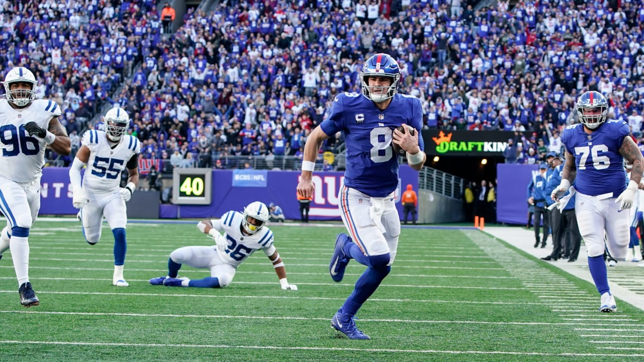New York Giants quarterback Daniel Jones floors his gas pedal to win ...