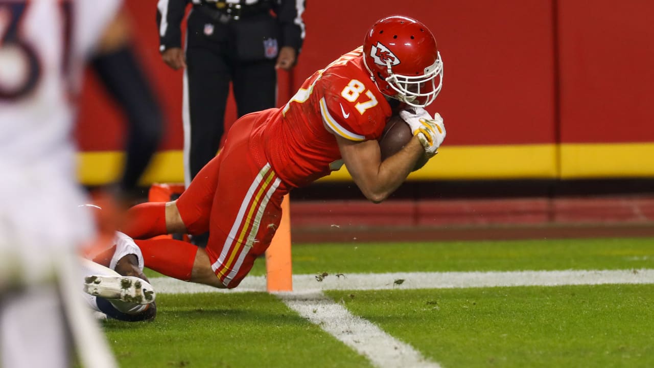 Free-play TD! Kansas City Chiefs quarterback Patrick Mahomes turns ...