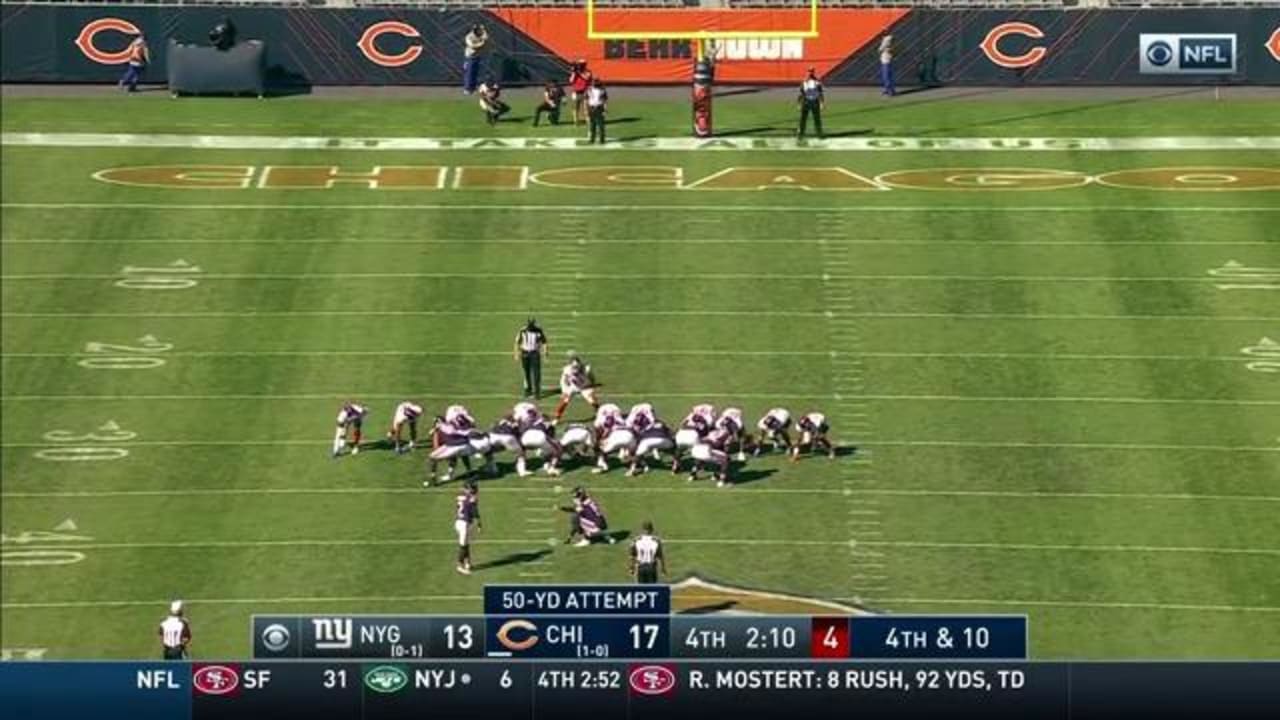 Chicago Bears kicker Cairo Santos kicks field-goal attempt wide left ...