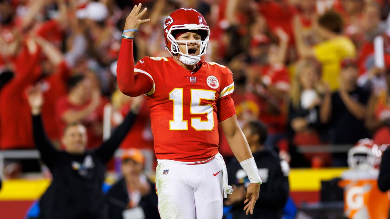 Kansas City Chiefs quarterback Patrick Mahomes' best plays in 4-TD game ...
