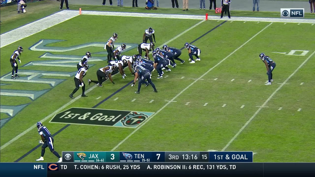 Big-man TD! OL Dennis Kelly hauls in first-ever TD grab