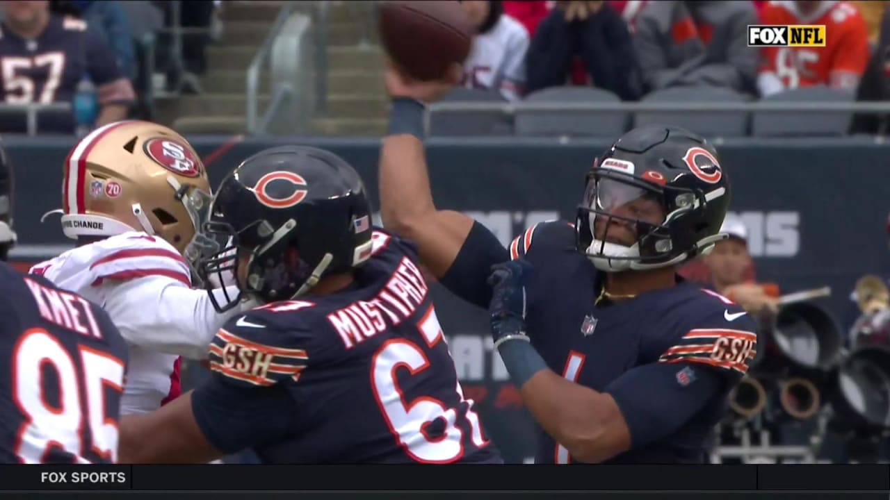 Chicago Bears quarterback Justin Fields' 22-yard completion to wide ...