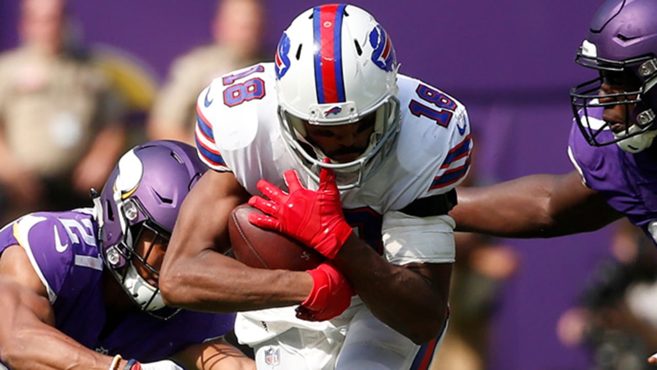 Josh Allen connects with Andre Holmes for a big 22-yard catch and run