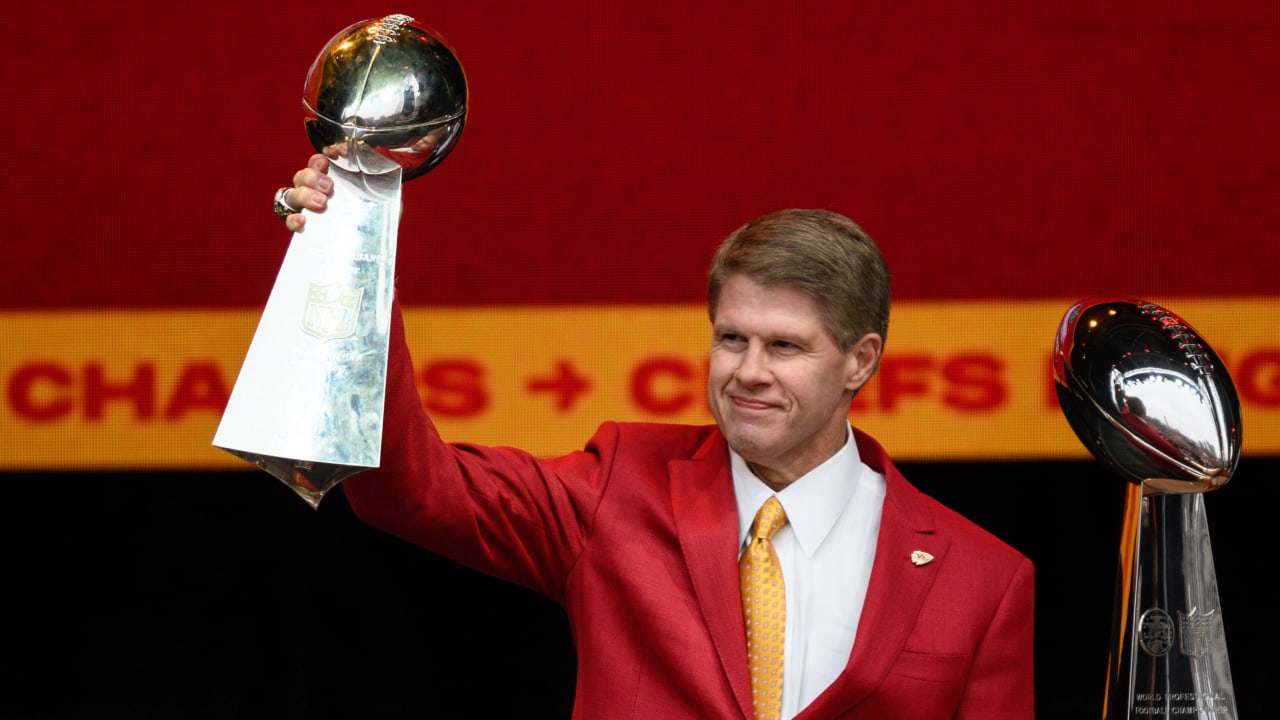 Kansas City Chiefs owner Clark Hunt gives the first speech of the ...