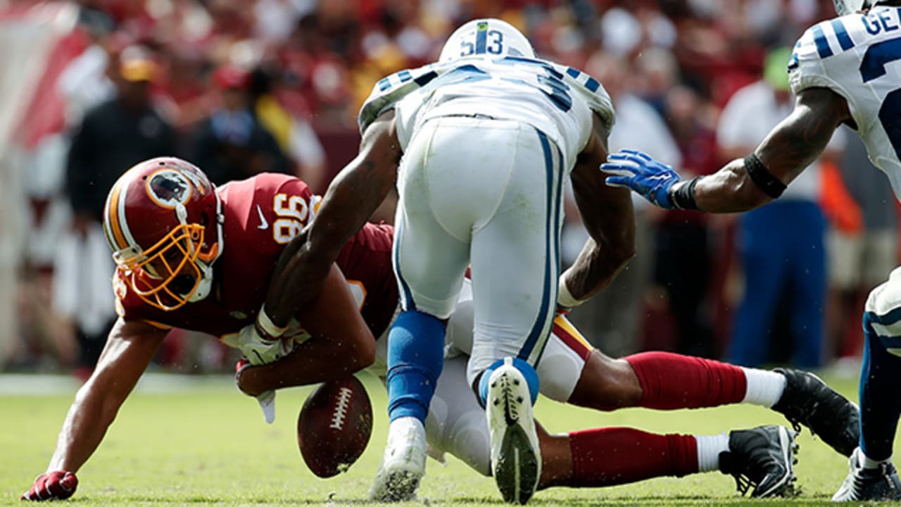 Leonard forces fumble from Jordan Reed, Desir recover