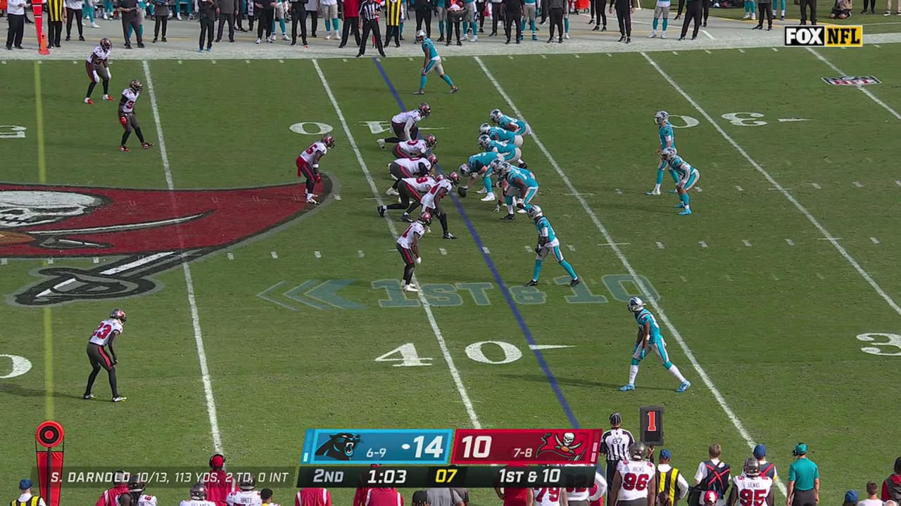 Tampa Bay Buccaneers safety Antoine Winfield comes on the blitz to take ...