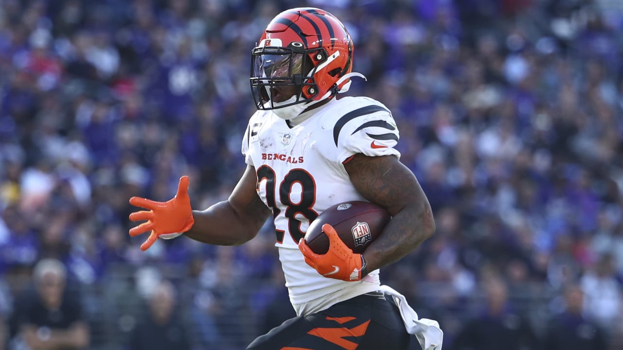 Cincinnati Bengals running back Joe Mixon extends Bengals' lead to 16 ...
