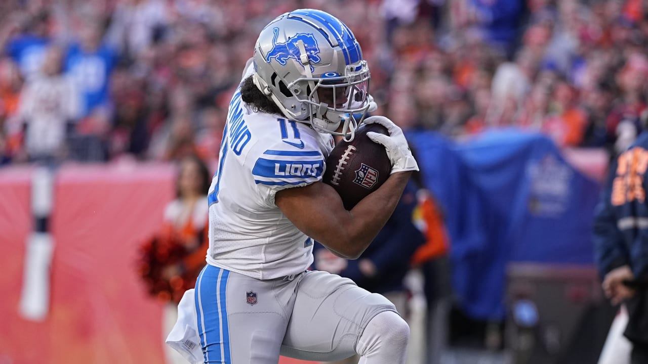 Detroit Lions wide receiver Kalif Raymond hauls in swing pass for 7-yd ...