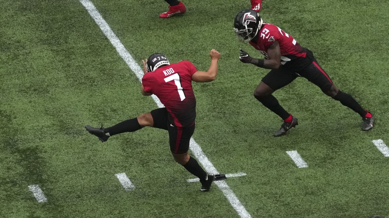 Atlanta Falcons kicker Younghoe Koo drains a beauty from 52 yards to ...