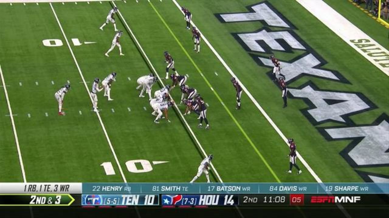 Reid plants Mariota after QB throws Clowney to turf