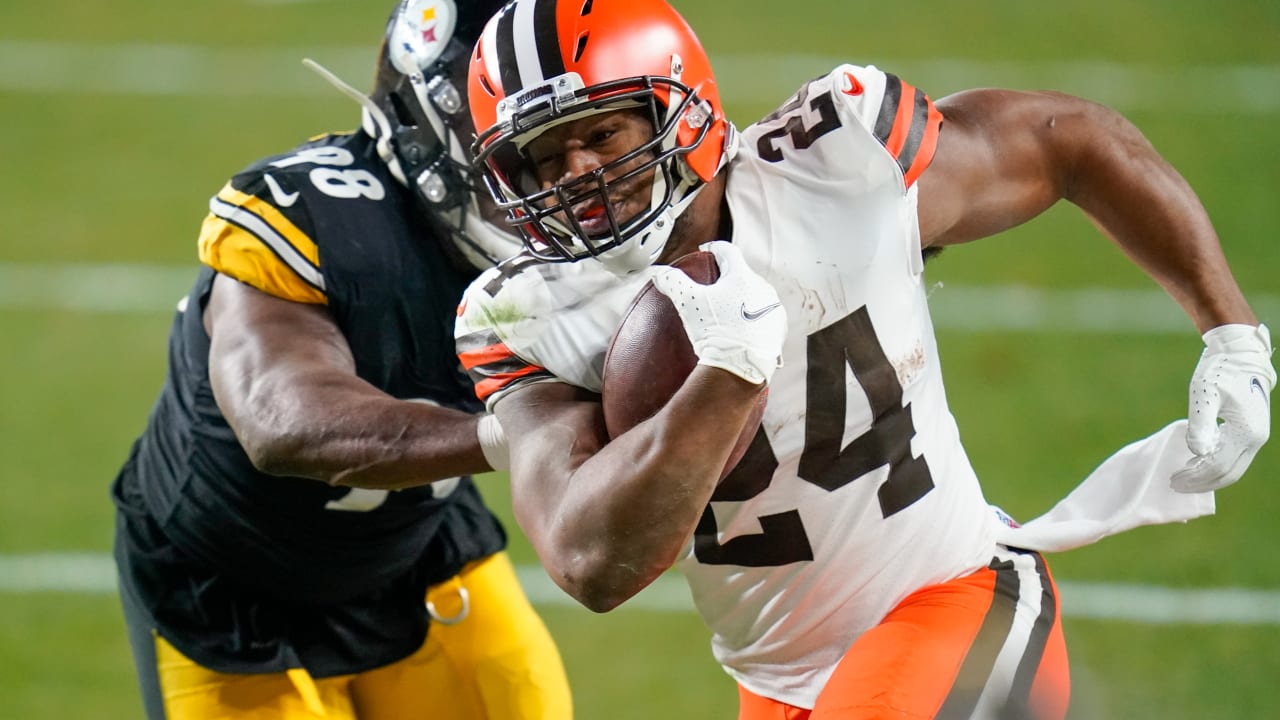 Cleveland Browns running back Nick Chubb's wicked juke leaves ...