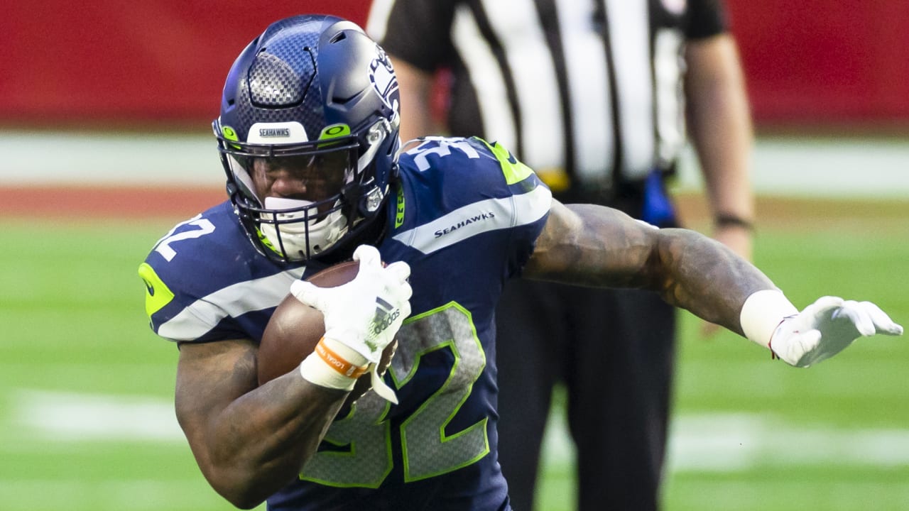 Seahawks re-signing RB Chris Carson to two-year, $14.6M deal