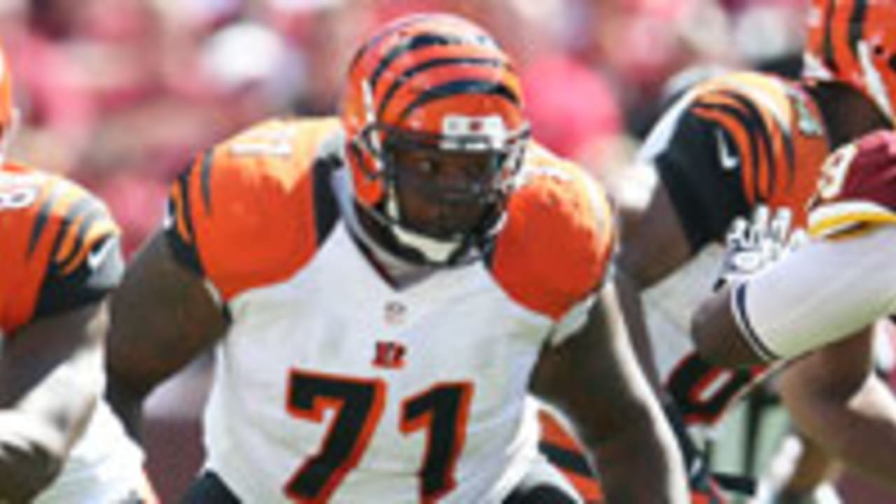 Andre Smith signs contract with Cincinnati Bengals