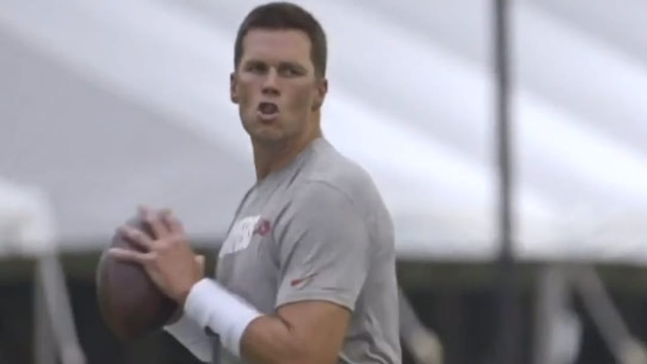 First look: Tampa Bay Buccaneers quarterback Tom Brady takes the ...