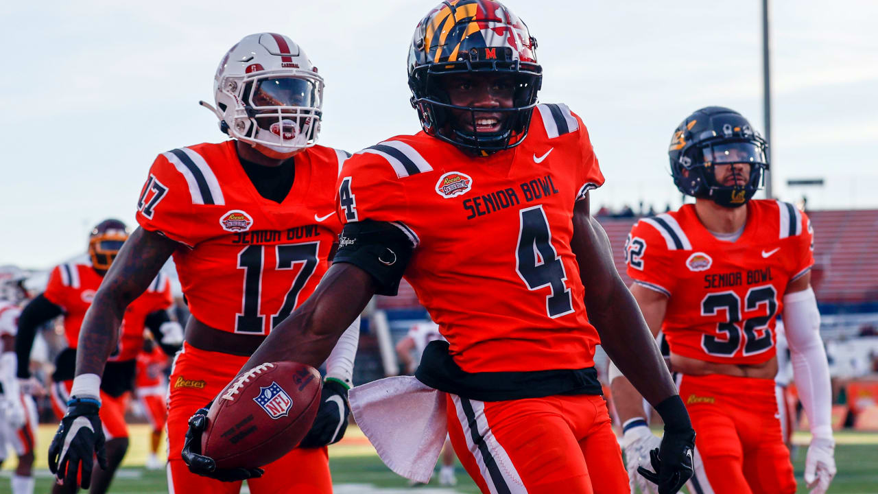 Maryland Terrapins defensive back Jakorian Bennett intercepts Shepherd ...