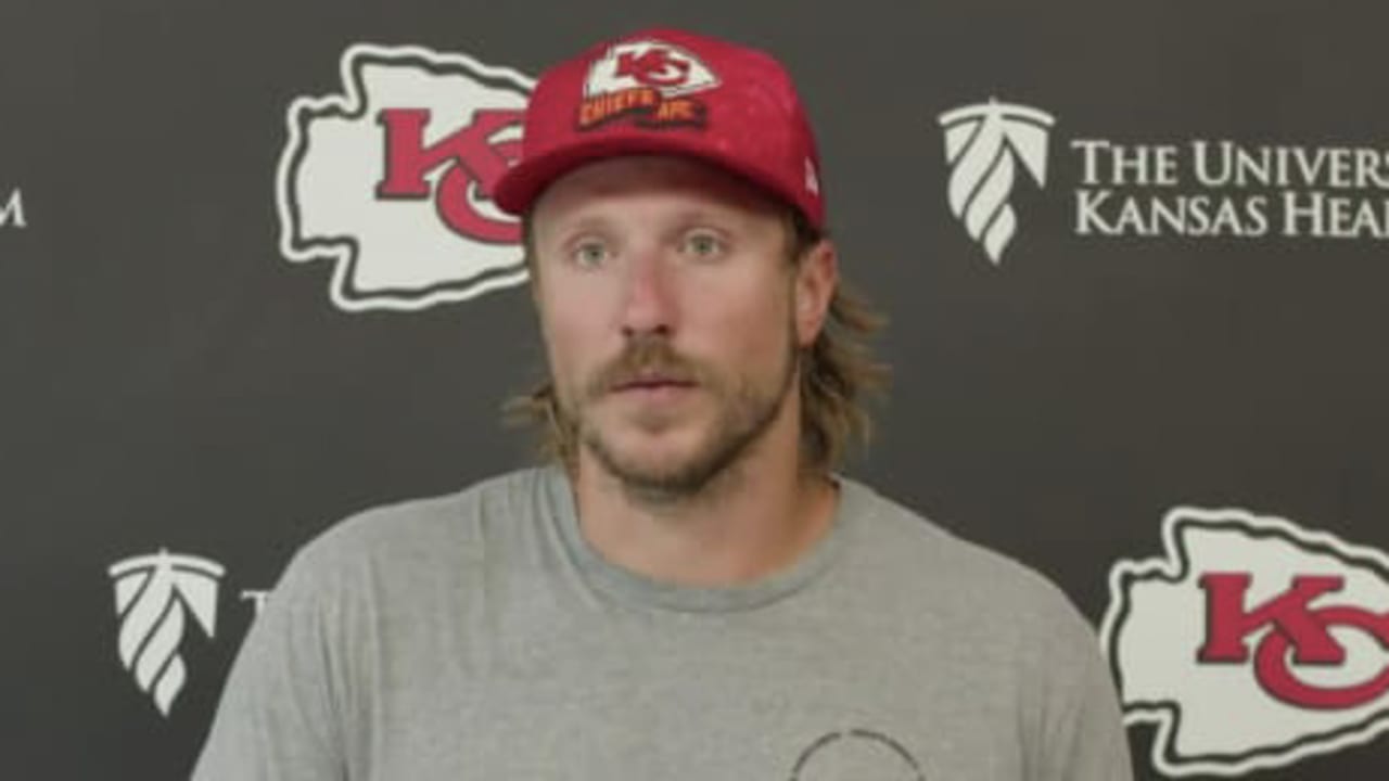Kansas City Chiefs quarterback Blaine Gabbert on quarterback Patrick ...