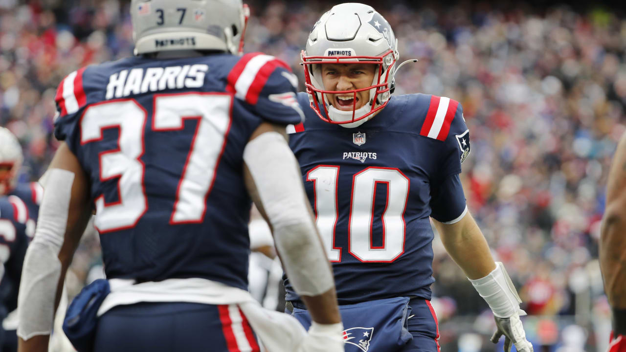 New England Patriots running back Damien Harris activates speed burst ...