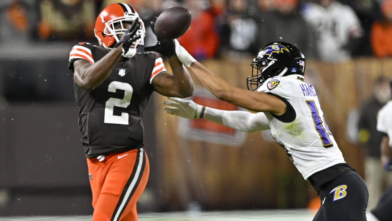 Cleveland Browns wide receiver Amari Cooper finds the soft spot in the ...