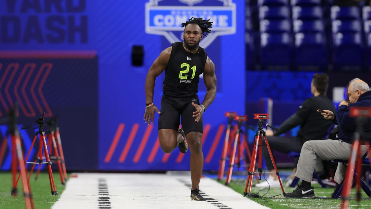 Running back Zonovan 'Bam' Knight runs official 4.58-second 40-yard ...