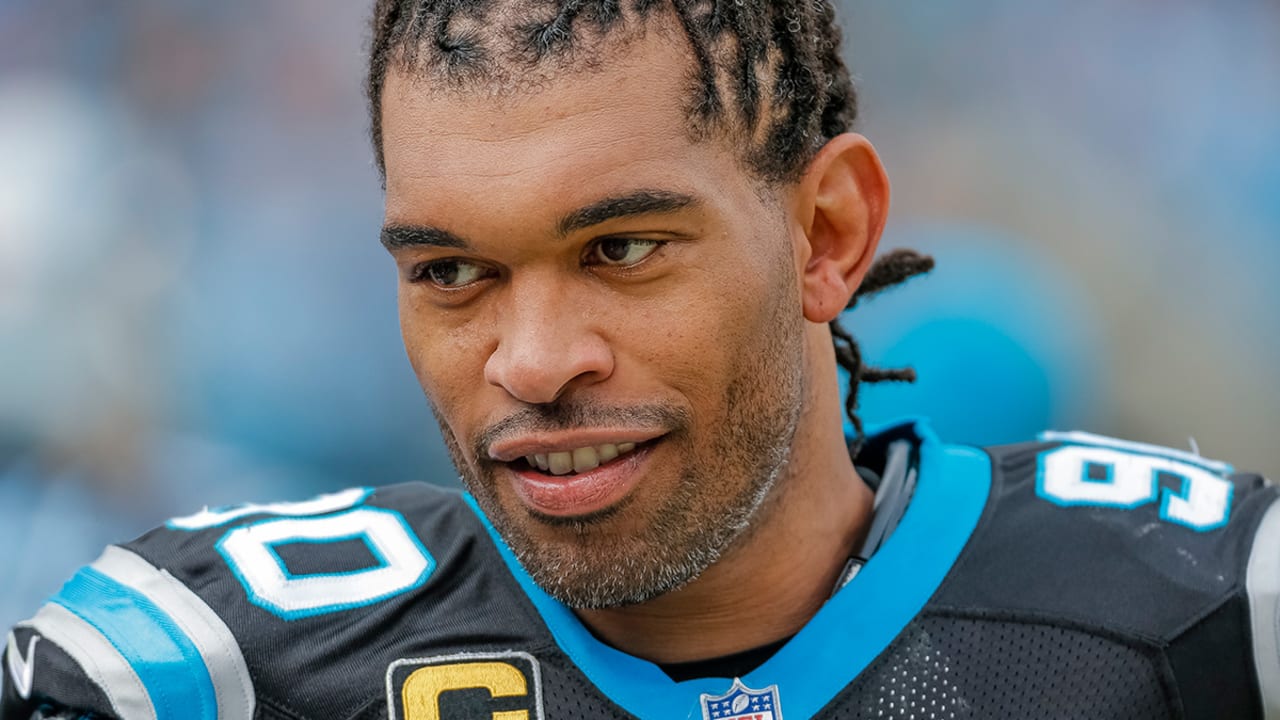 Carolina Panthers' Julius Peppers has shoulder surgery
