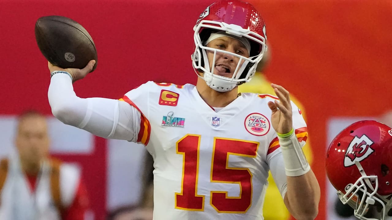 Kansas City Chiefs quarterback Patrick Mahomes in lockstep with wide receiver JuJu Smith ...
