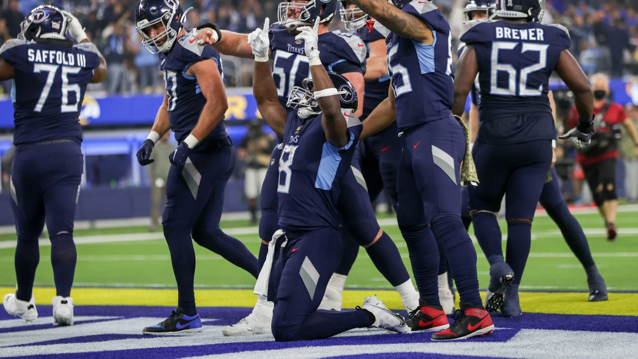 Tennessee Titans running back Adrian Peterson returns to form in first ...