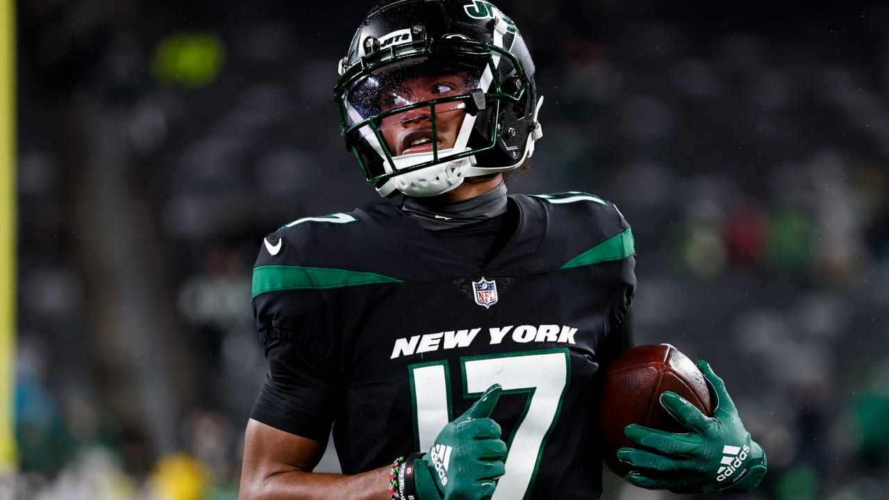 New York Jets wide receiver Garrett Wilson's first catch of game goes ...