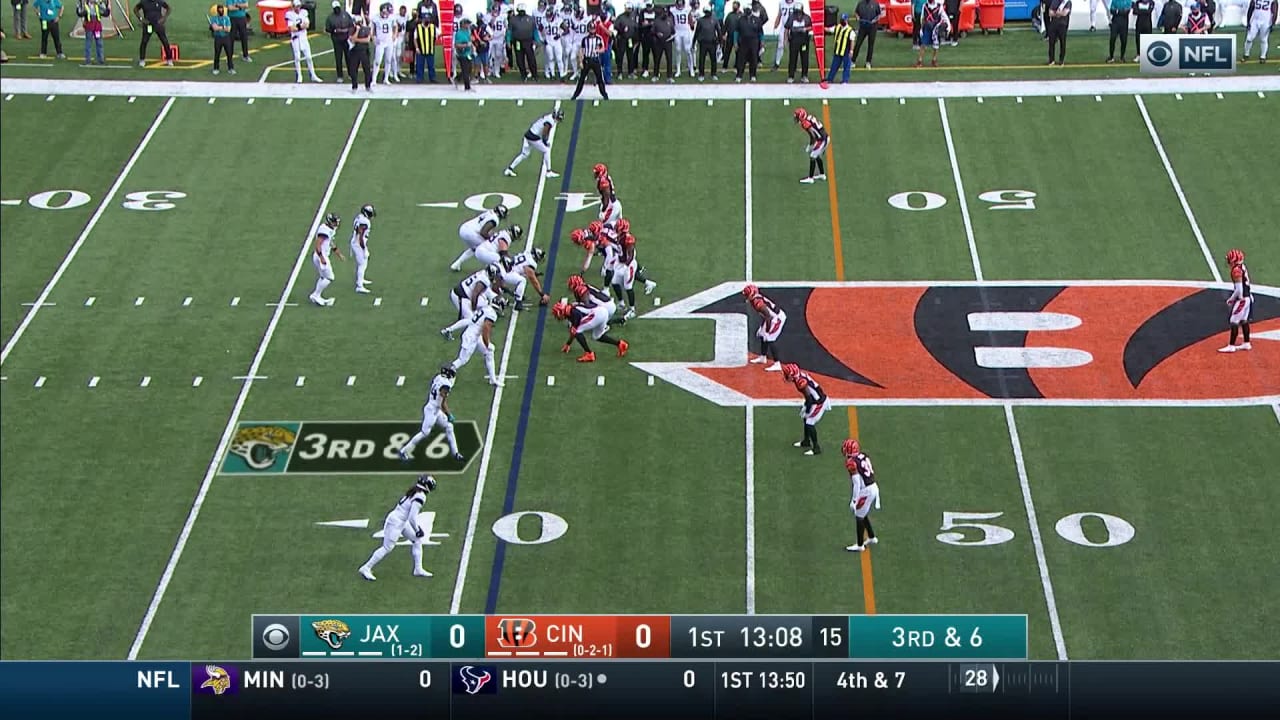 Tip-drill INT! Cincinnati Bengals linebacker Jordan Evans picks off ...