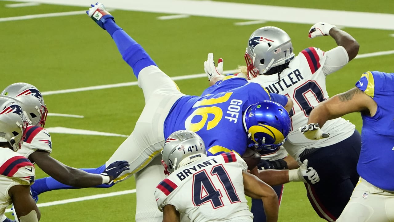 Taking Goff! QB goes airborne for opening-drive TD